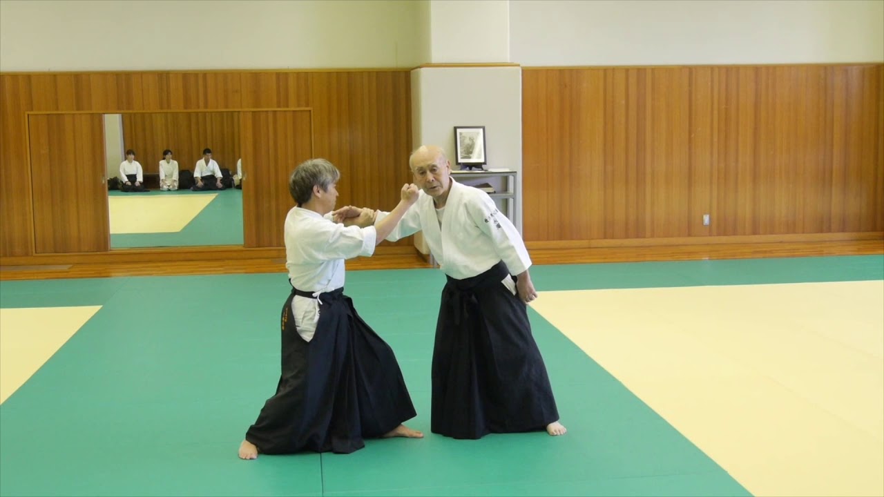 逆半身片手取二教 Gyakuhanmi-Katatedori-Nikyou - YouTube