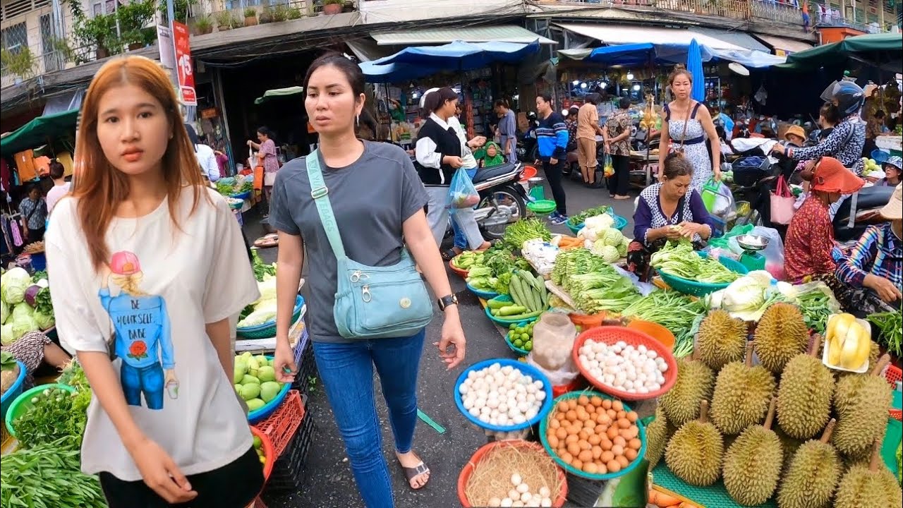 Cambodian street food - Walk at Orussey Market Delicious Plenty fruits ...