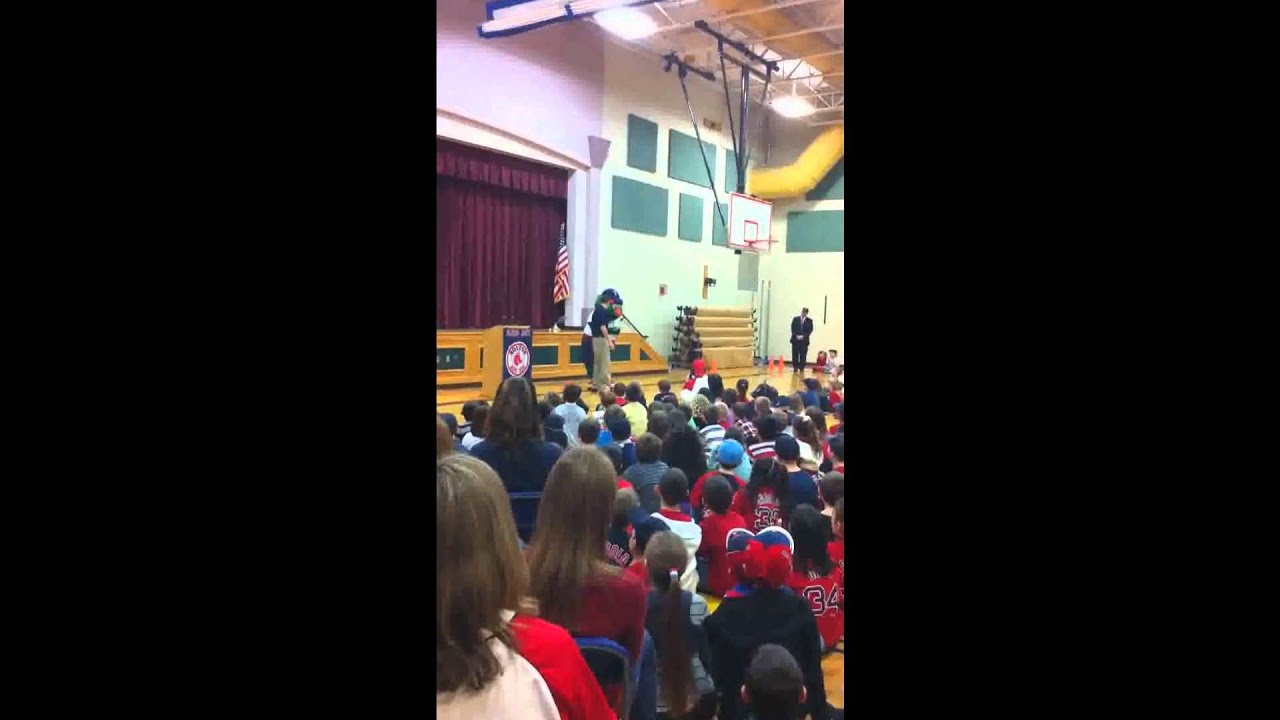 Wally the Green Monster @ Barka Elementary February 4th 2011 - YouTube