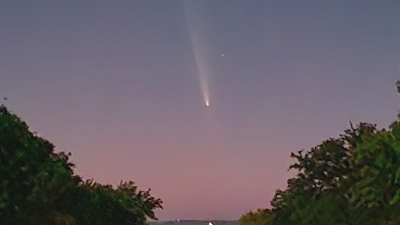 Central Texans capture comet passing over region - YouTube