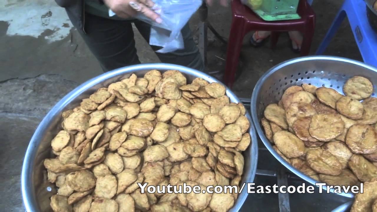 Vietnamese fried fish cake cha ca chien Phan Rang morning market - YouTube