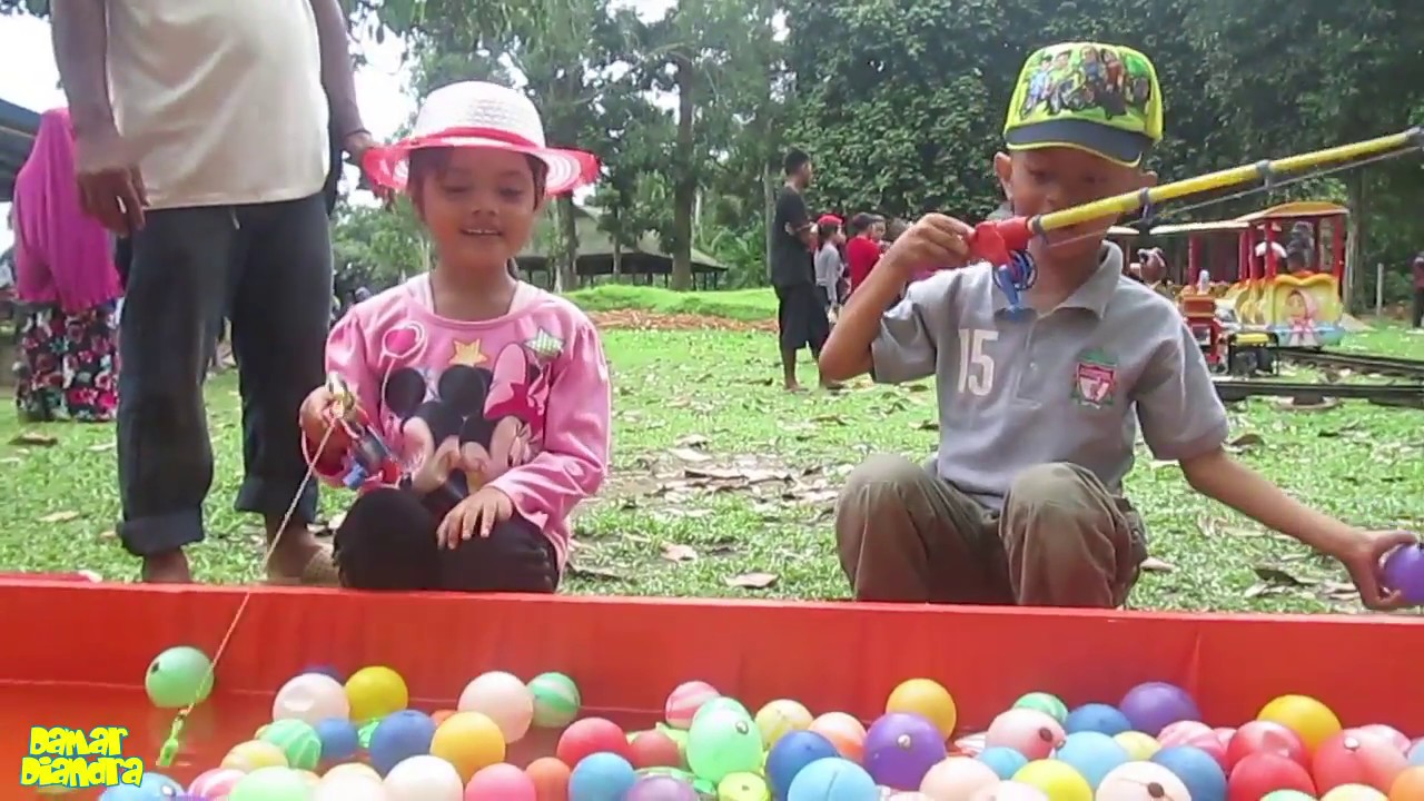 Permainan Mancing Ikan di Candi Muaro Jambi 🎣 Seru Banget! - YouTube