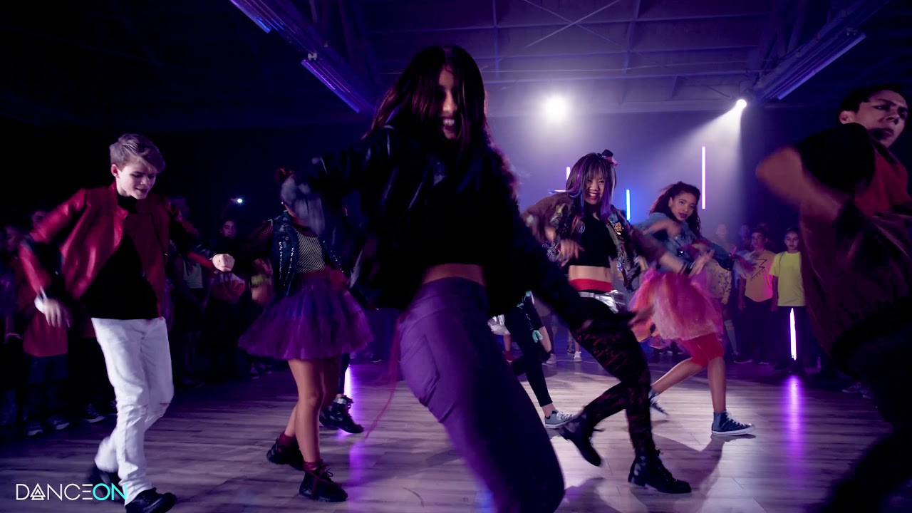 Cameron Boyce And Maddie Ziegler