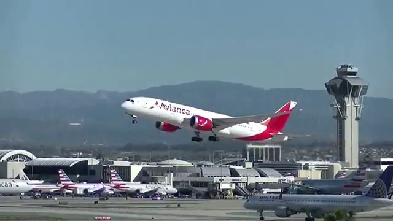 Avianca Flight 85 LAX-BOG 787-8 Feb 6 2016 N780AV - YouTube