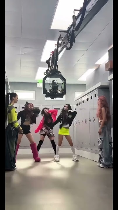 Illit ‘Tick Tack’ bts they are sooo cute ️#illit - YouTube