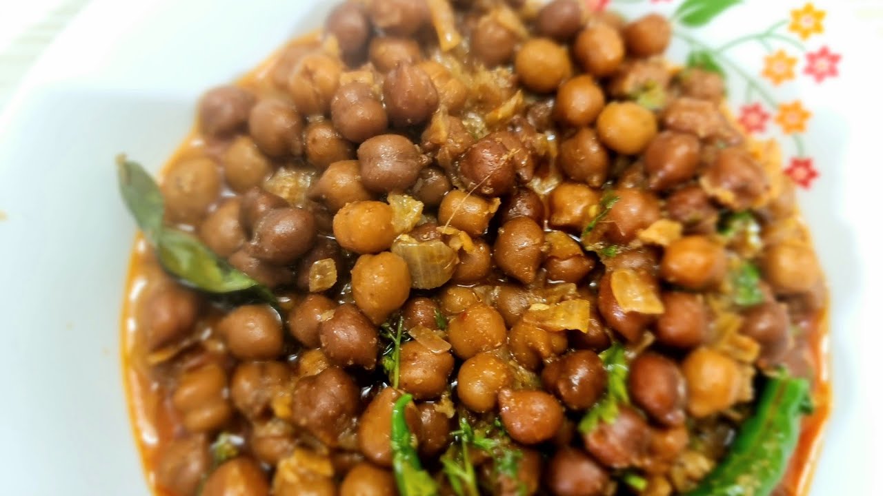 chanyacha rassa/ chana curry - YouTube