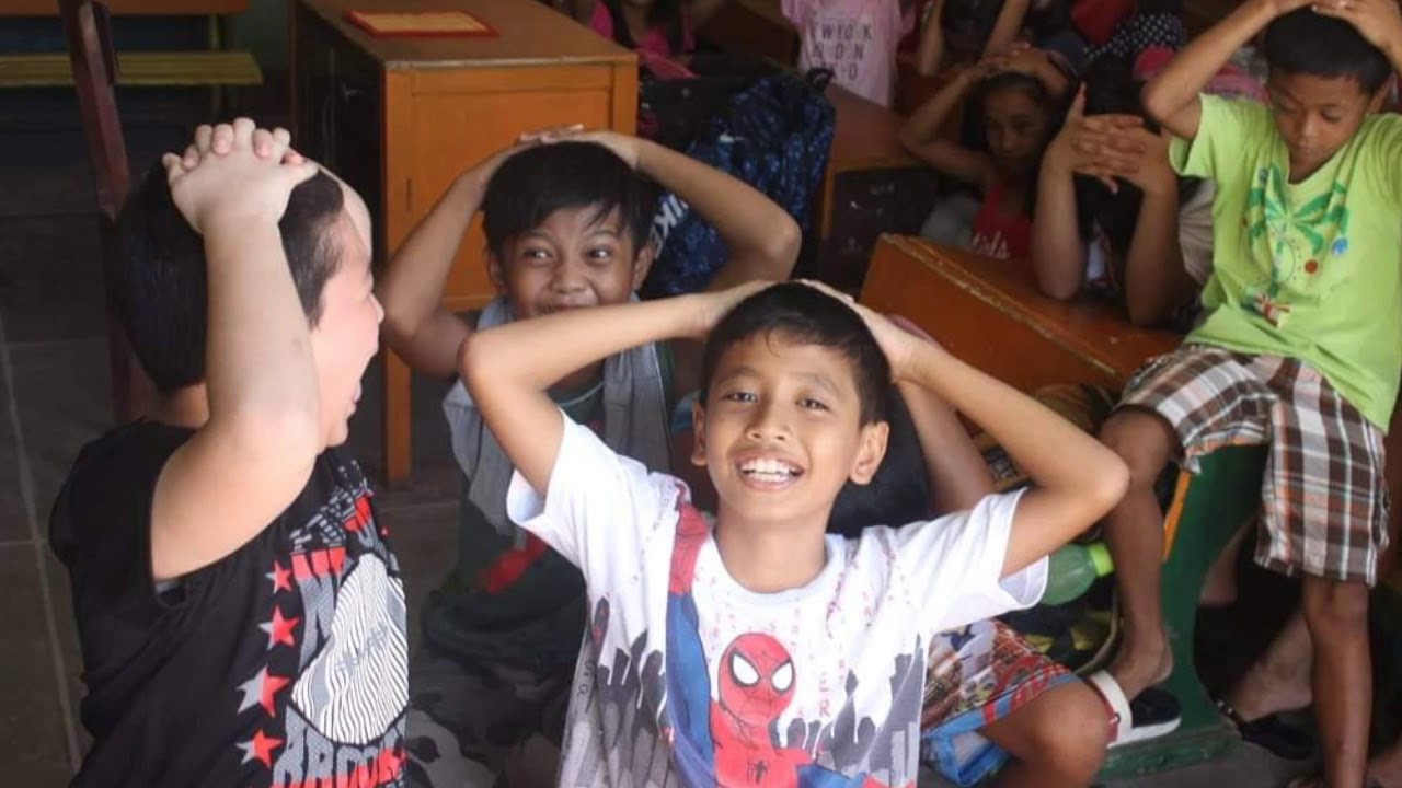 Bauang North Central School Earthquake Drill 2019 - YouTube