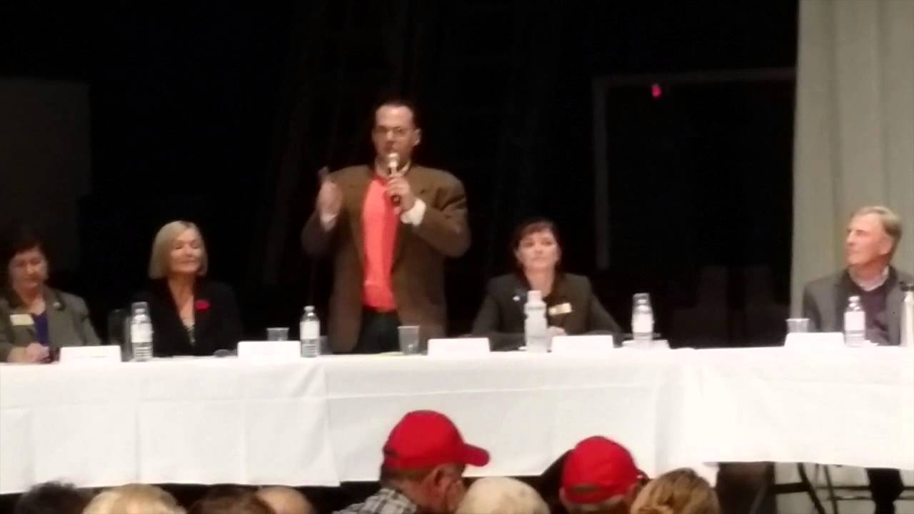 COLIN PLANT: Deer in Saanich - YouTube