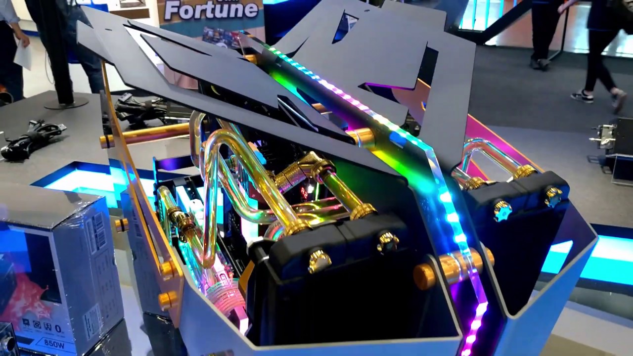 FSP CMT710 Symmetrical Dual Chamber Casing at Computex 2019 - YouTube