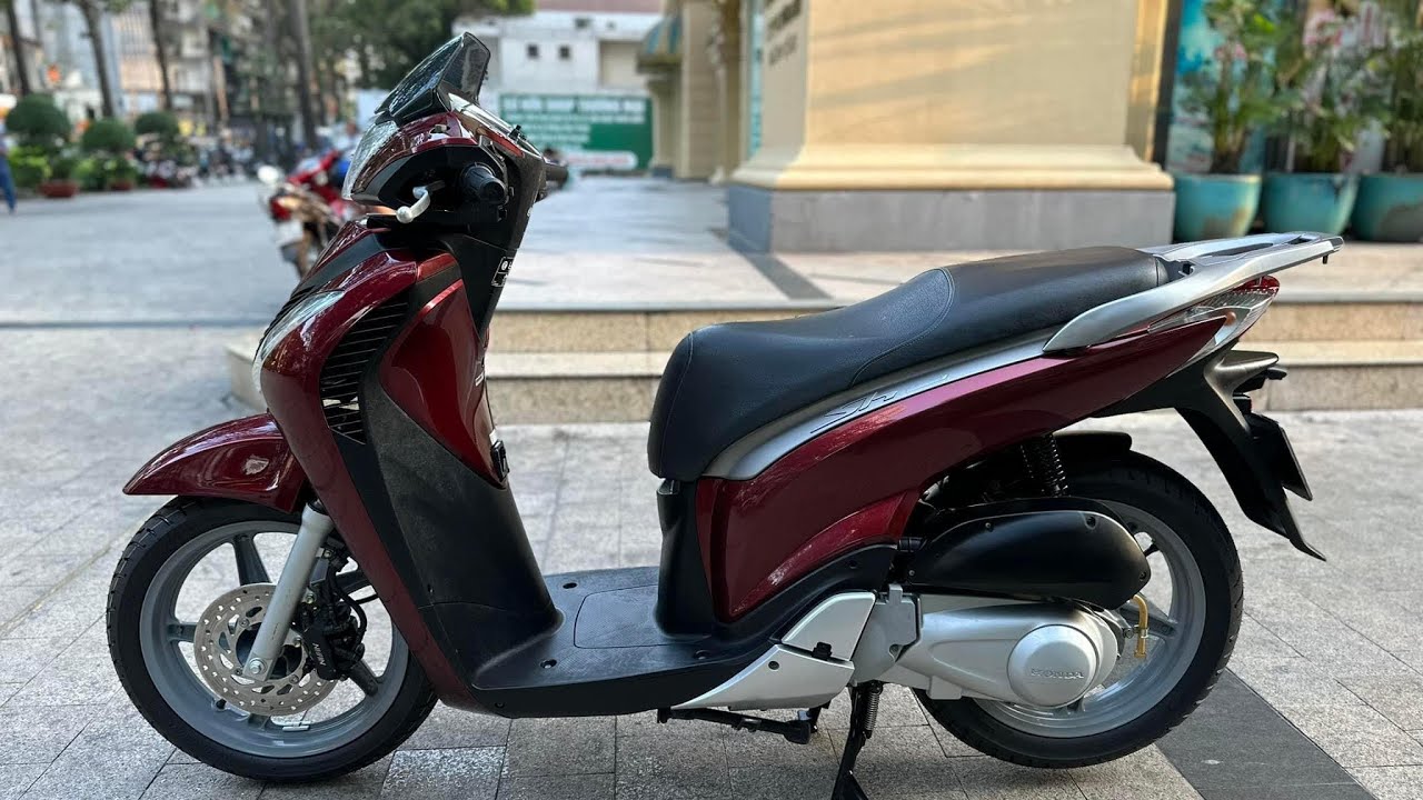 Honda SH150i Nhập Ý màu đỏ date 2010 - YouTube