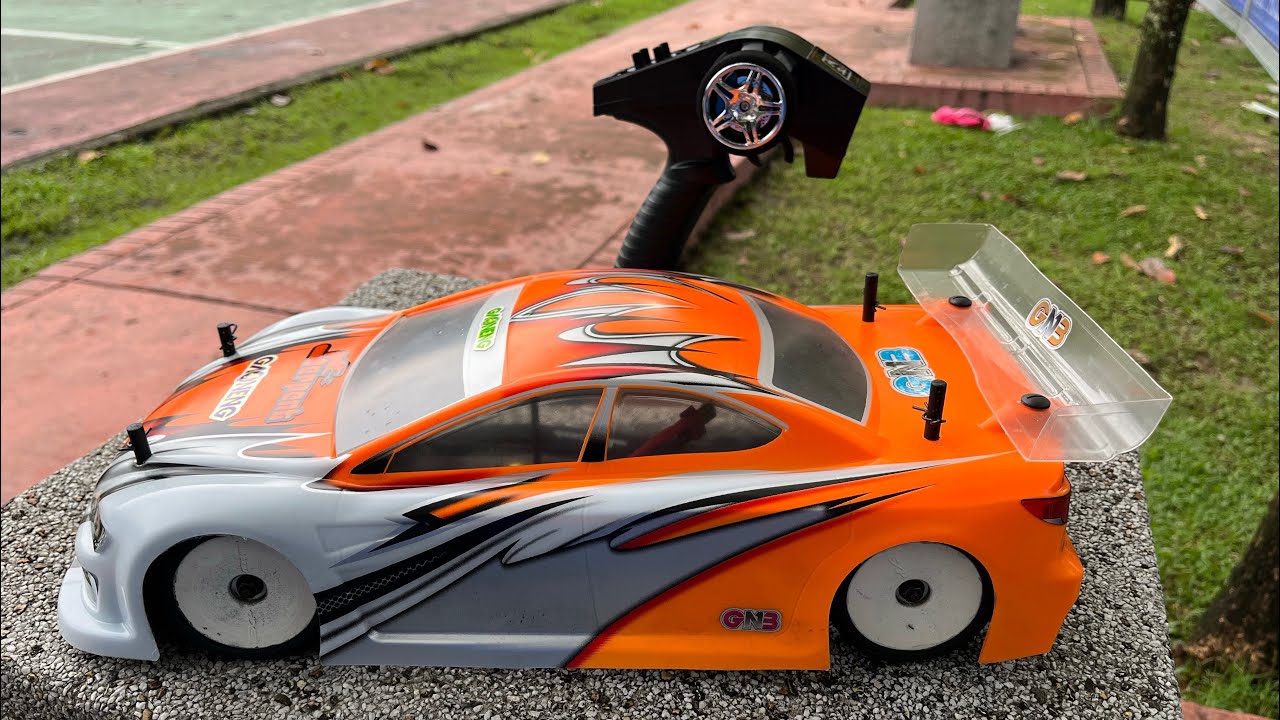 Serpent S411 4WD Touring RC Car on Indoor Track #Serpent #S411 #RcCar ...