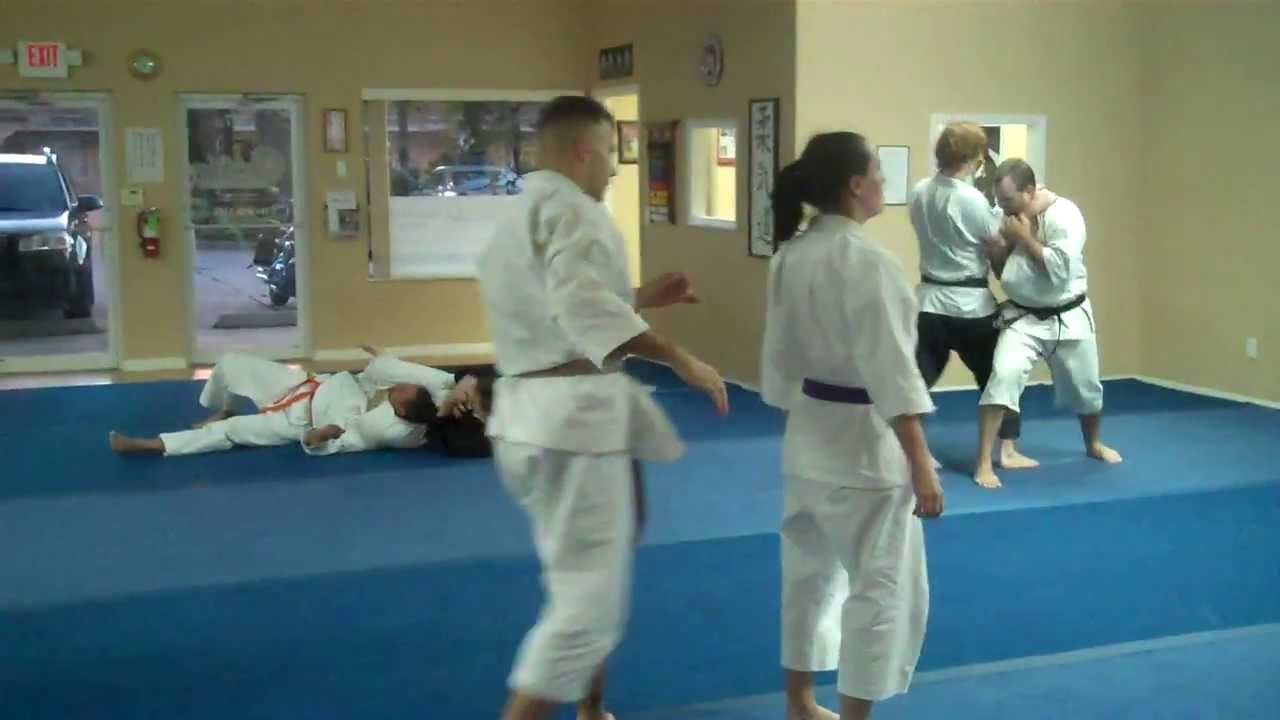 Yoko Gari & Sankaku Jime | Jukido Jujitsu - YouTube