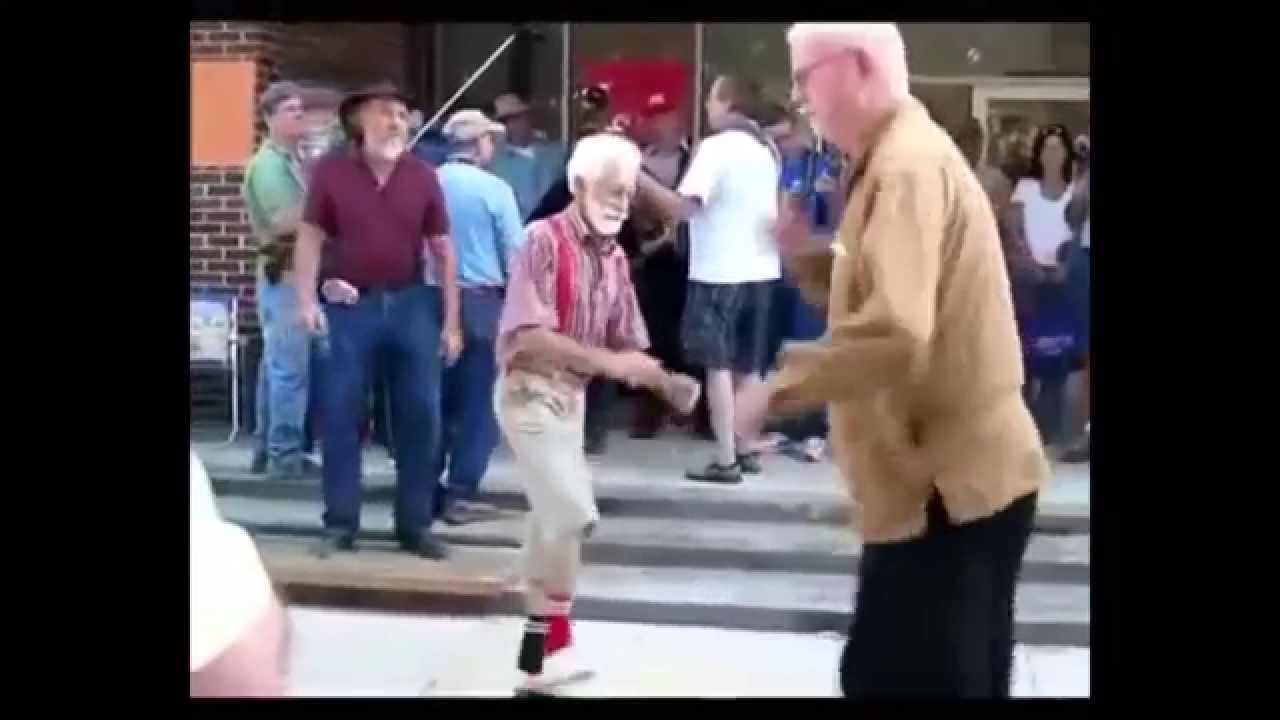 Random dancing compilation - YouTube