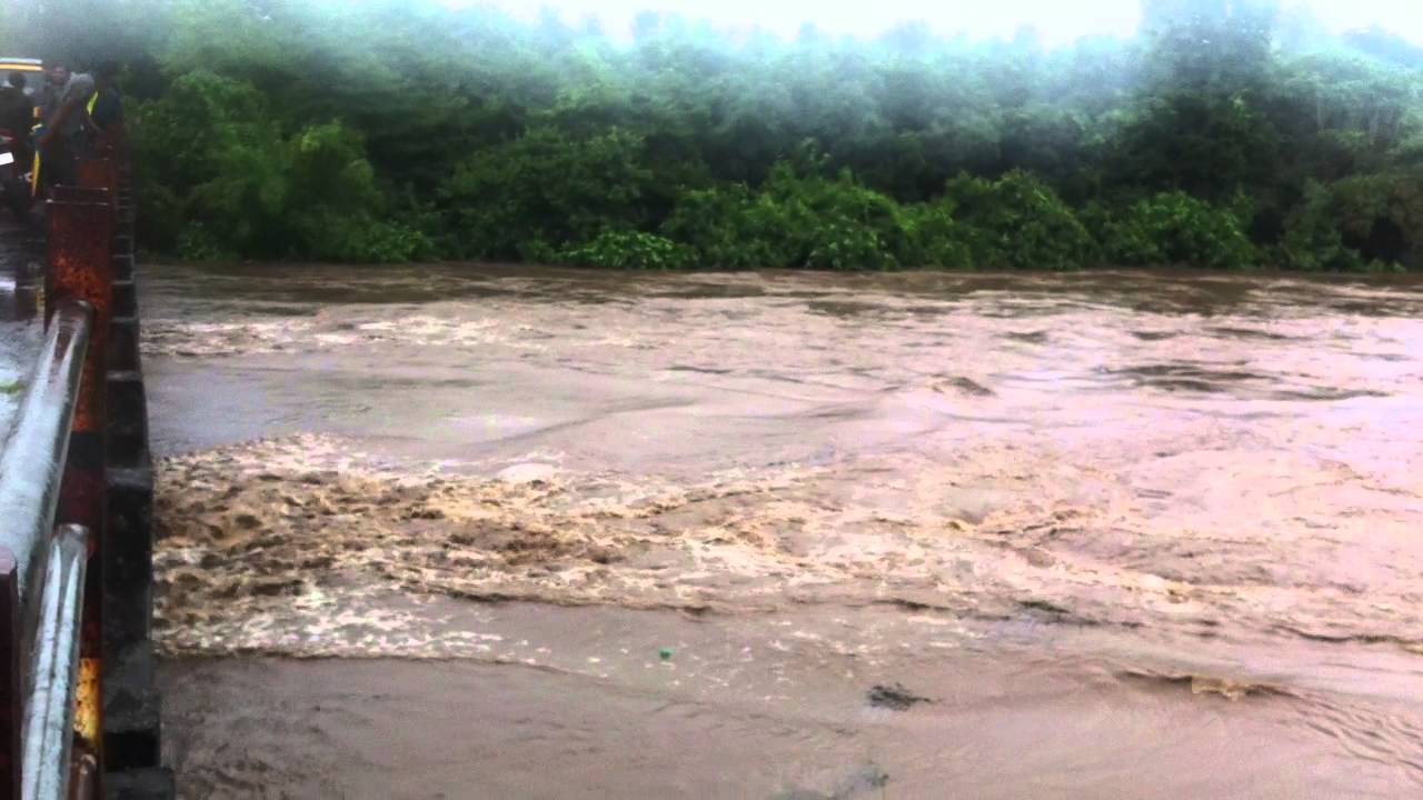 Exclusive Footage of Flood in Ambika River Vegam - YouTube