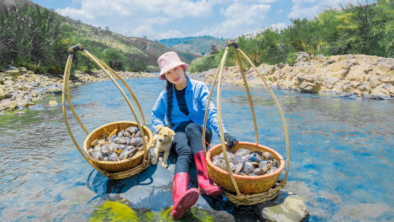 Country Girl - Harvesting GIANT CLAM... Goes To Market Sell & Cooking ...