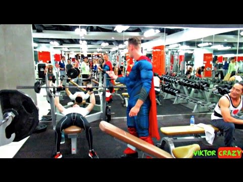 SUPERMAN TRAINING IN THE GYM !! - YouTube