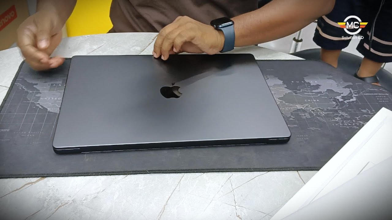 MacBook Pro M4 Max Unboxing | 36GB 1TB - YouTube