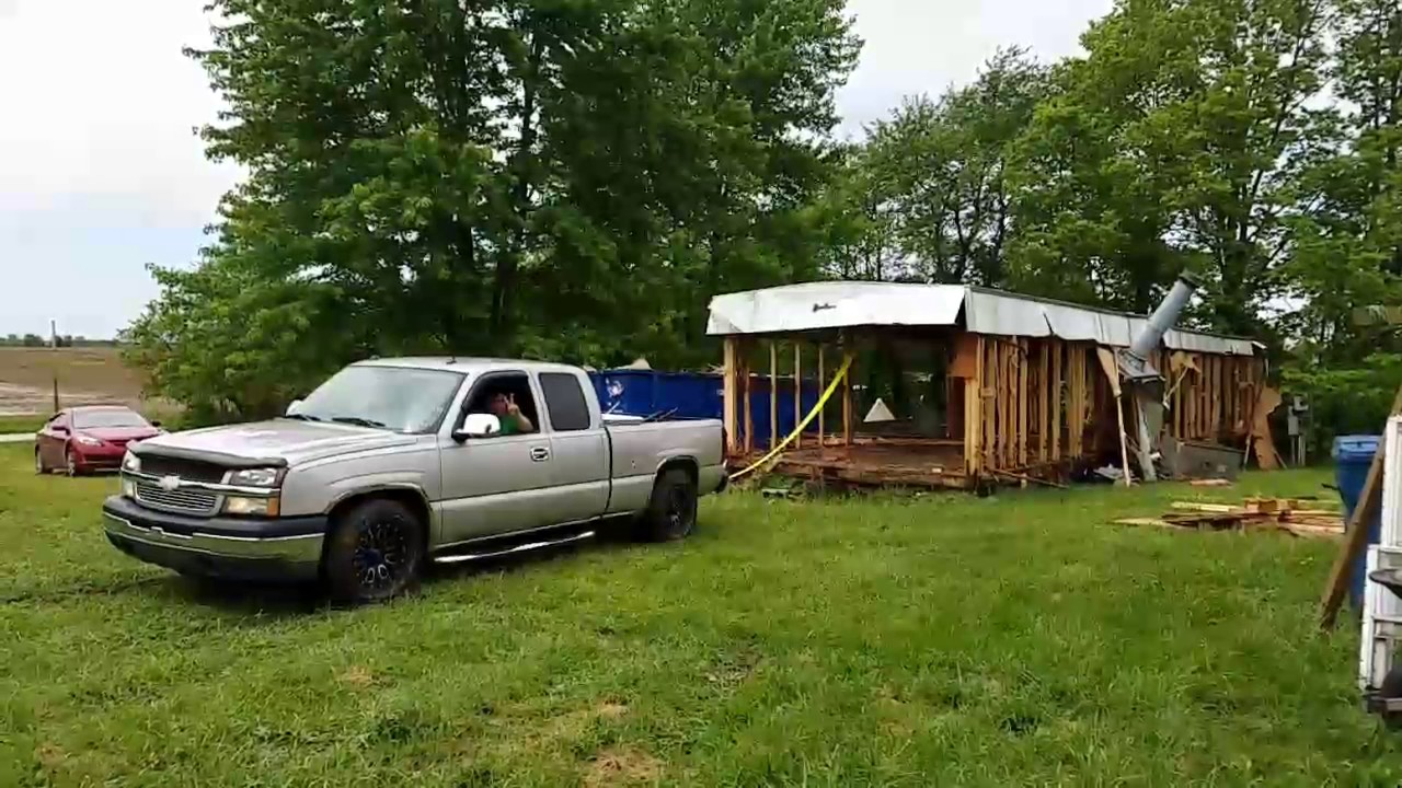 Mobile home demolition with a Chevrolet Silverado - YouTube