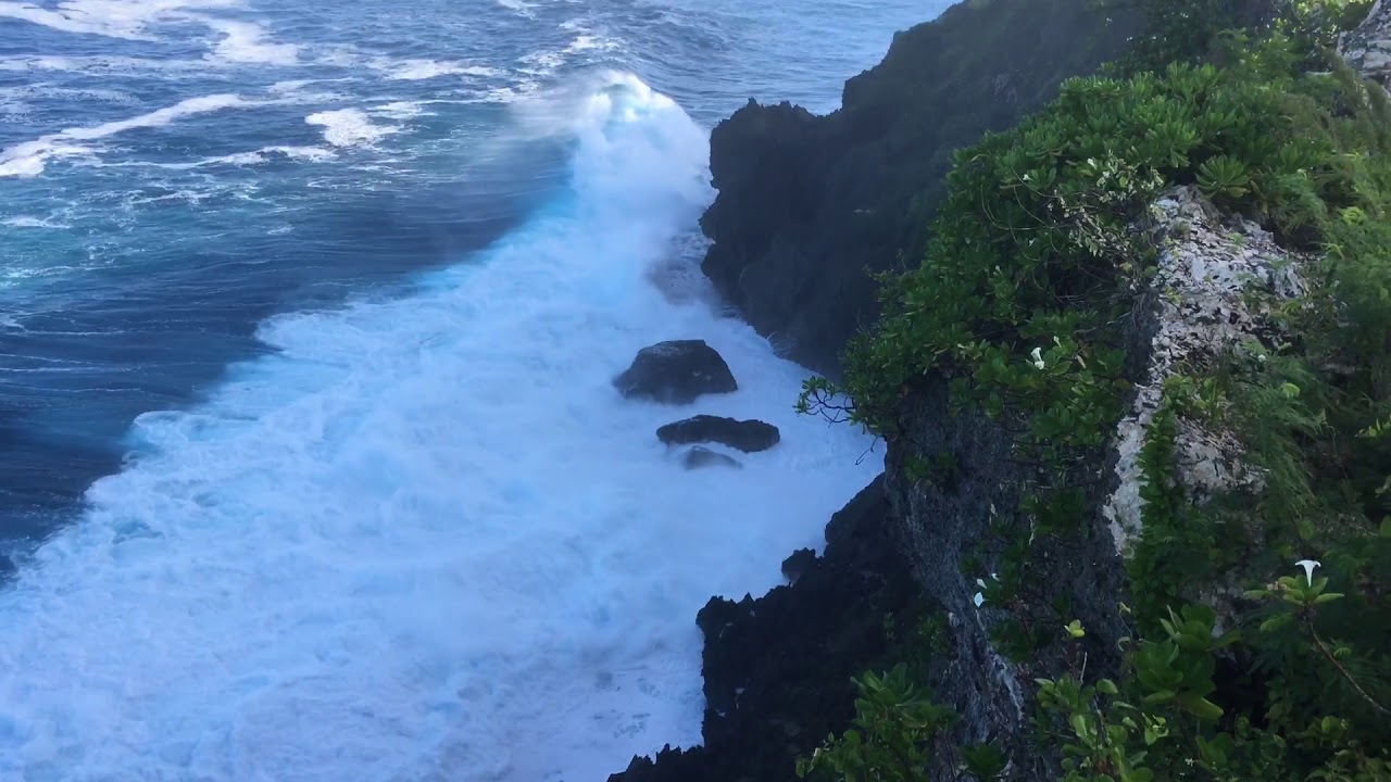 Huge waves smash into cliff!!! - YouTube