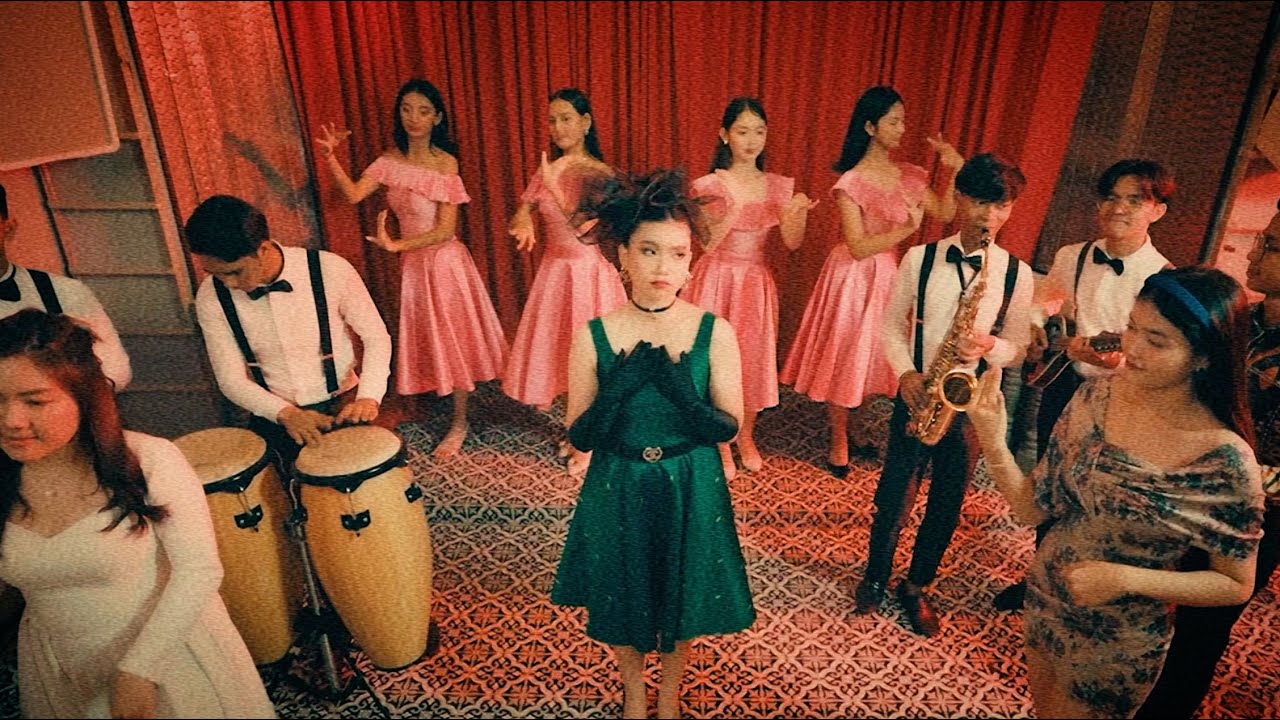 ច័ន្ទរះពេញវង់ | Cover By Malenna Sopheak - YouTube