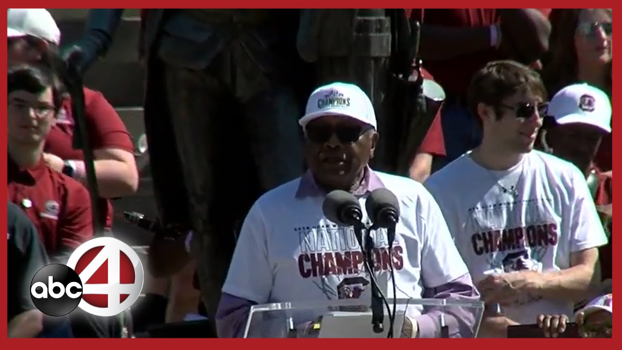 Congressman James Clyburn speaks at the South Carolina Gamecocks WBB ...
