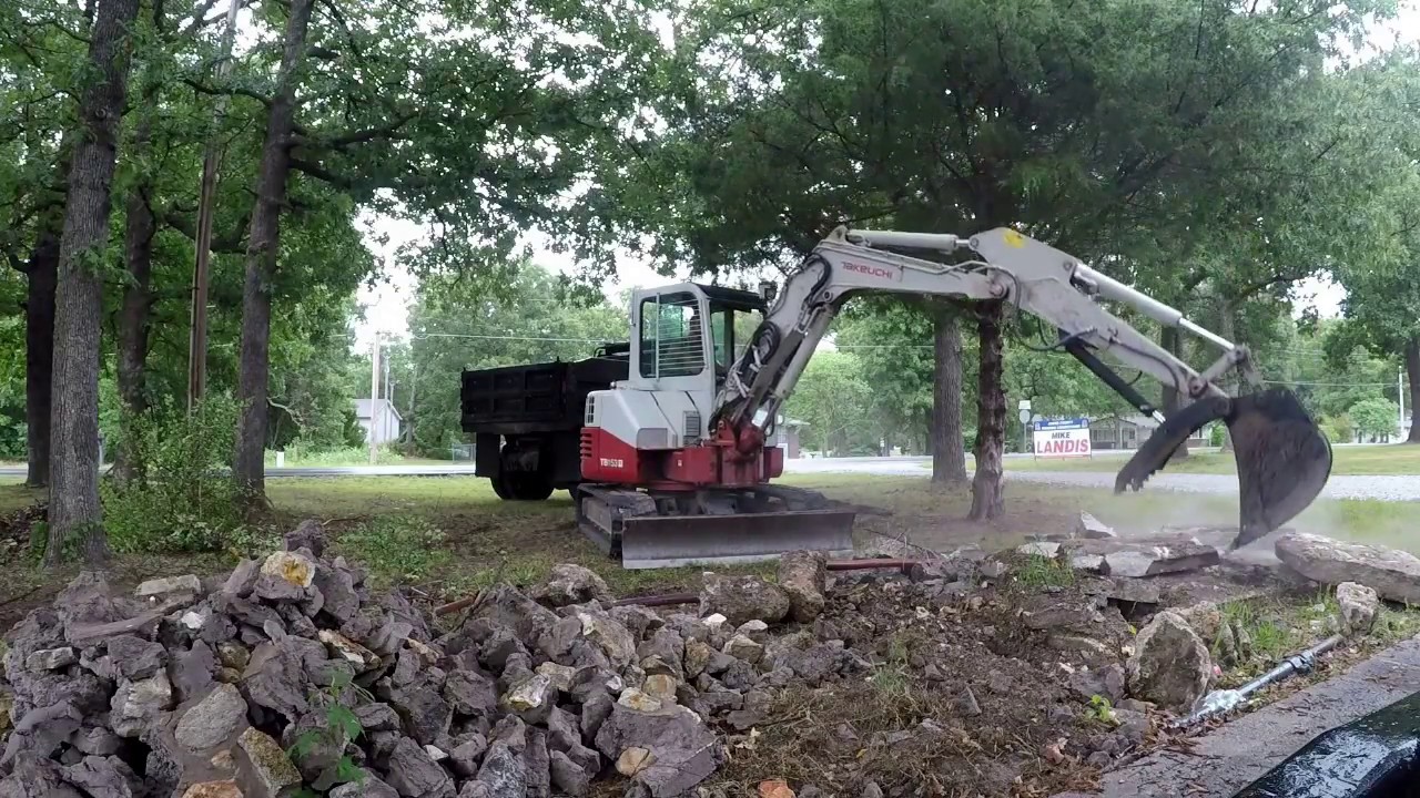 Cleaning Up A Neglected Yard - YouTube