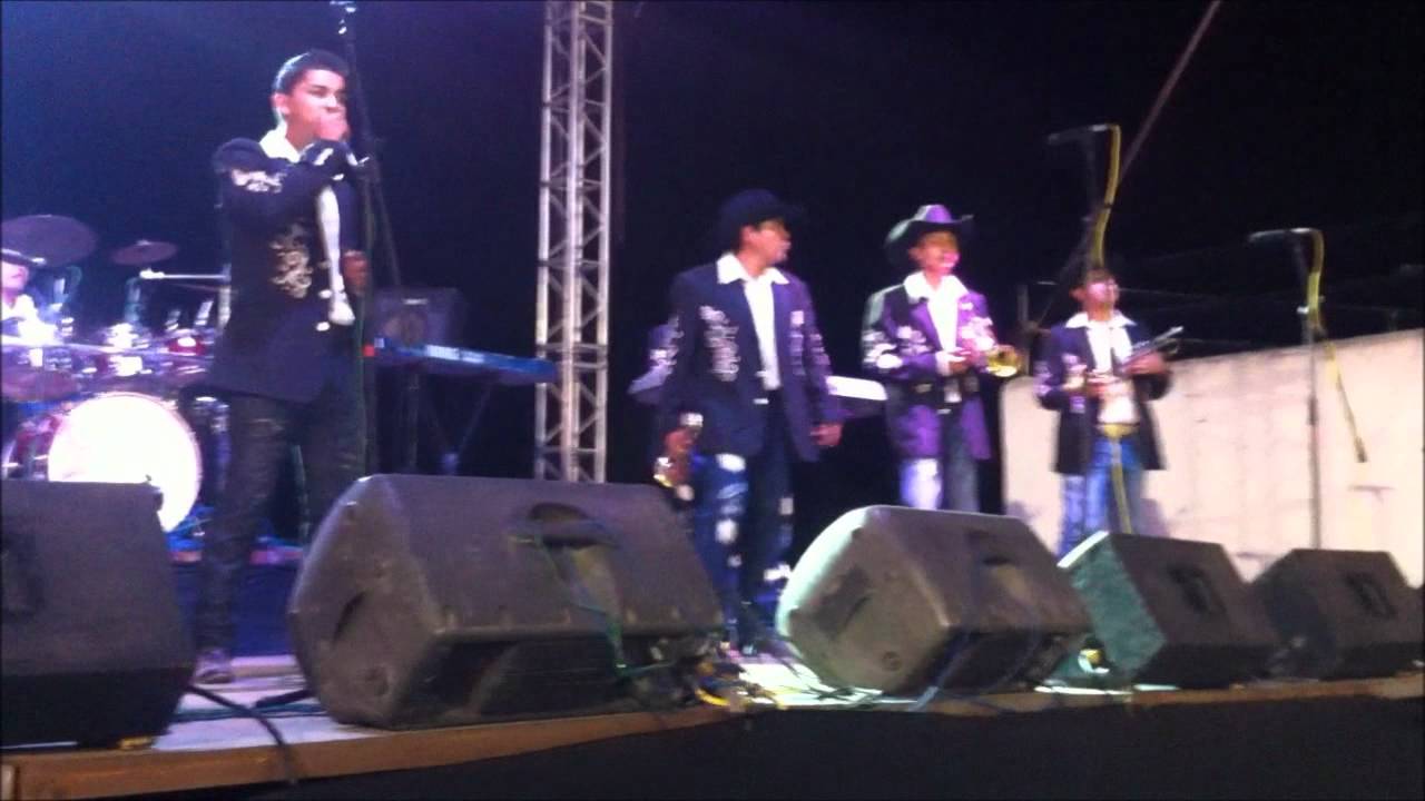 BANDA PANDILLA TEXANA -Hermoso Cariño- - YouTube