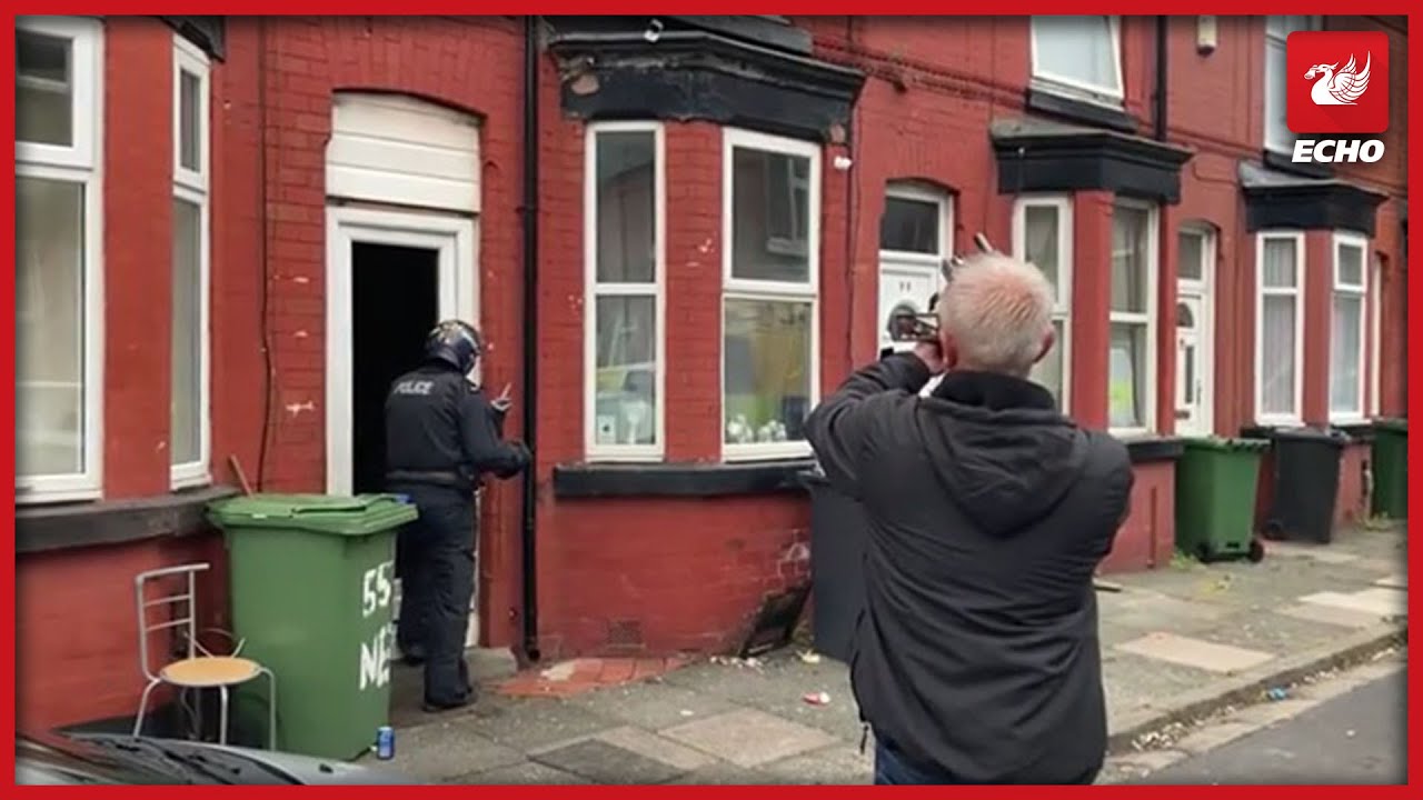 Police raids in connection with organised crime in Wirral - YouTube