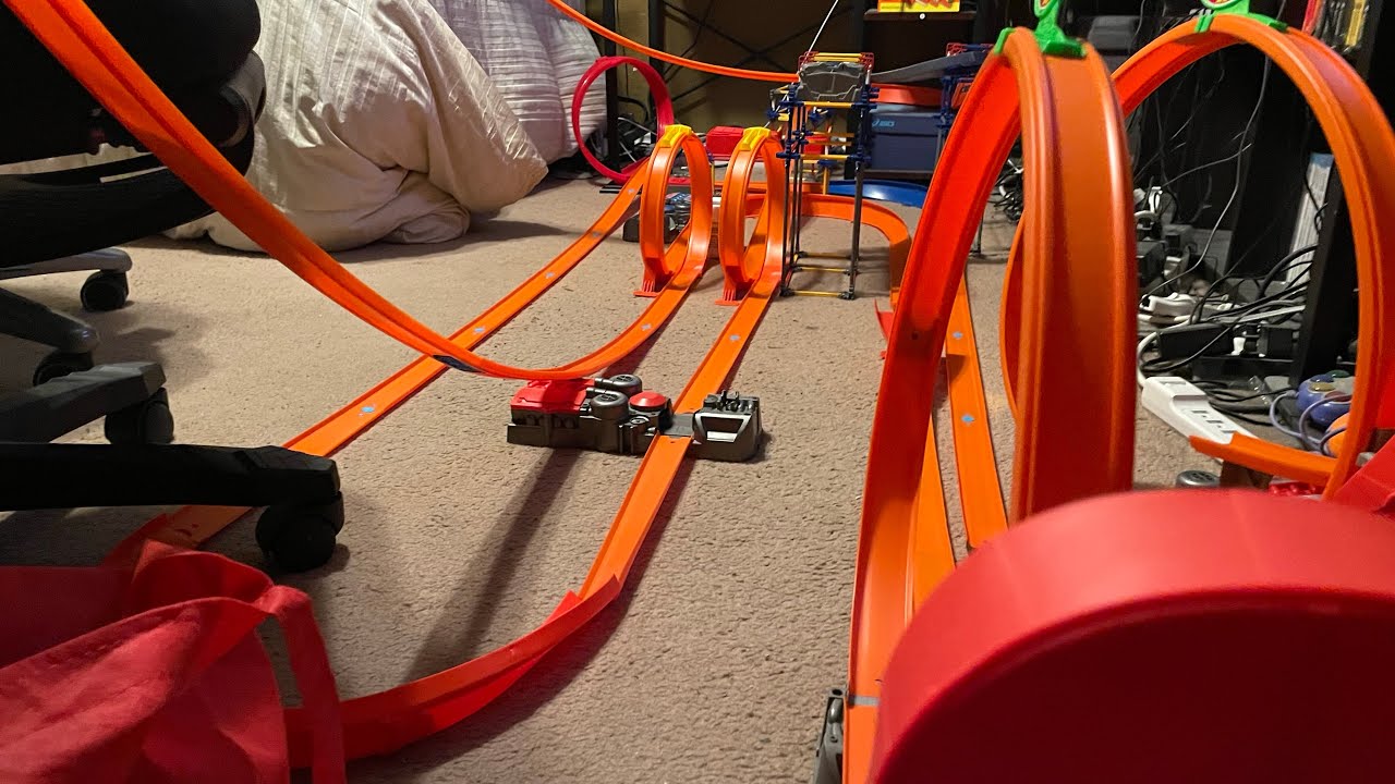 Hot Wheels loop-de-loop raceway - YouTube