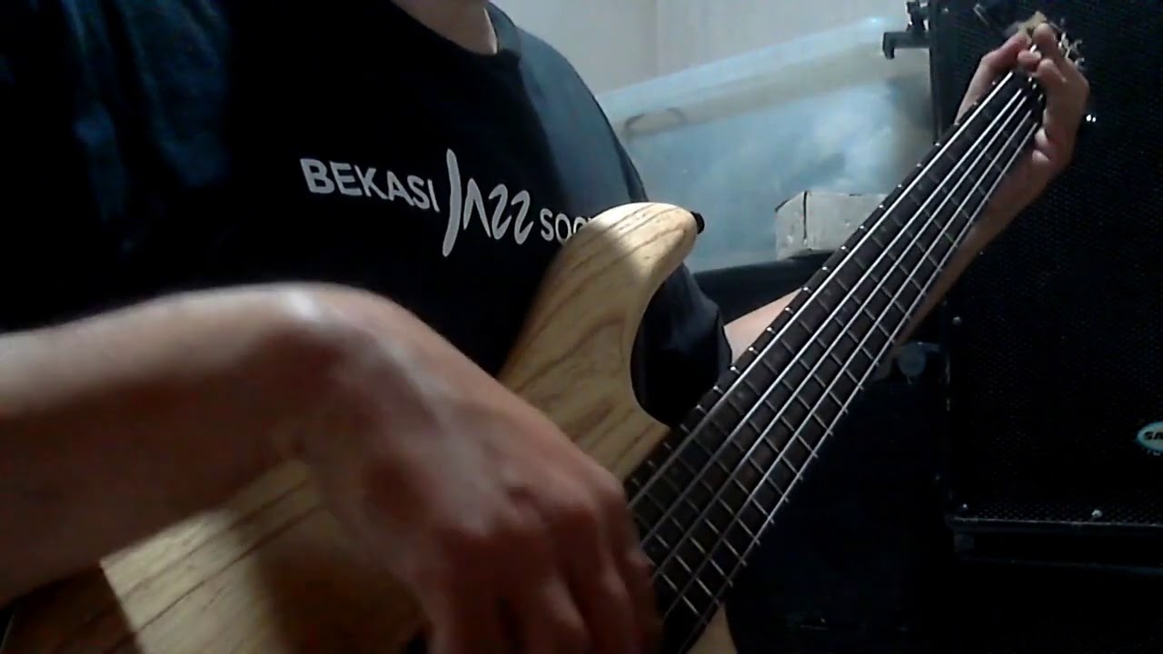 Smooth Jazz bass cover. Whisper Zone. Ramsey Lewis - YouTube
