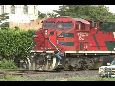 Ferromex big AC engines switching cars - YouTube