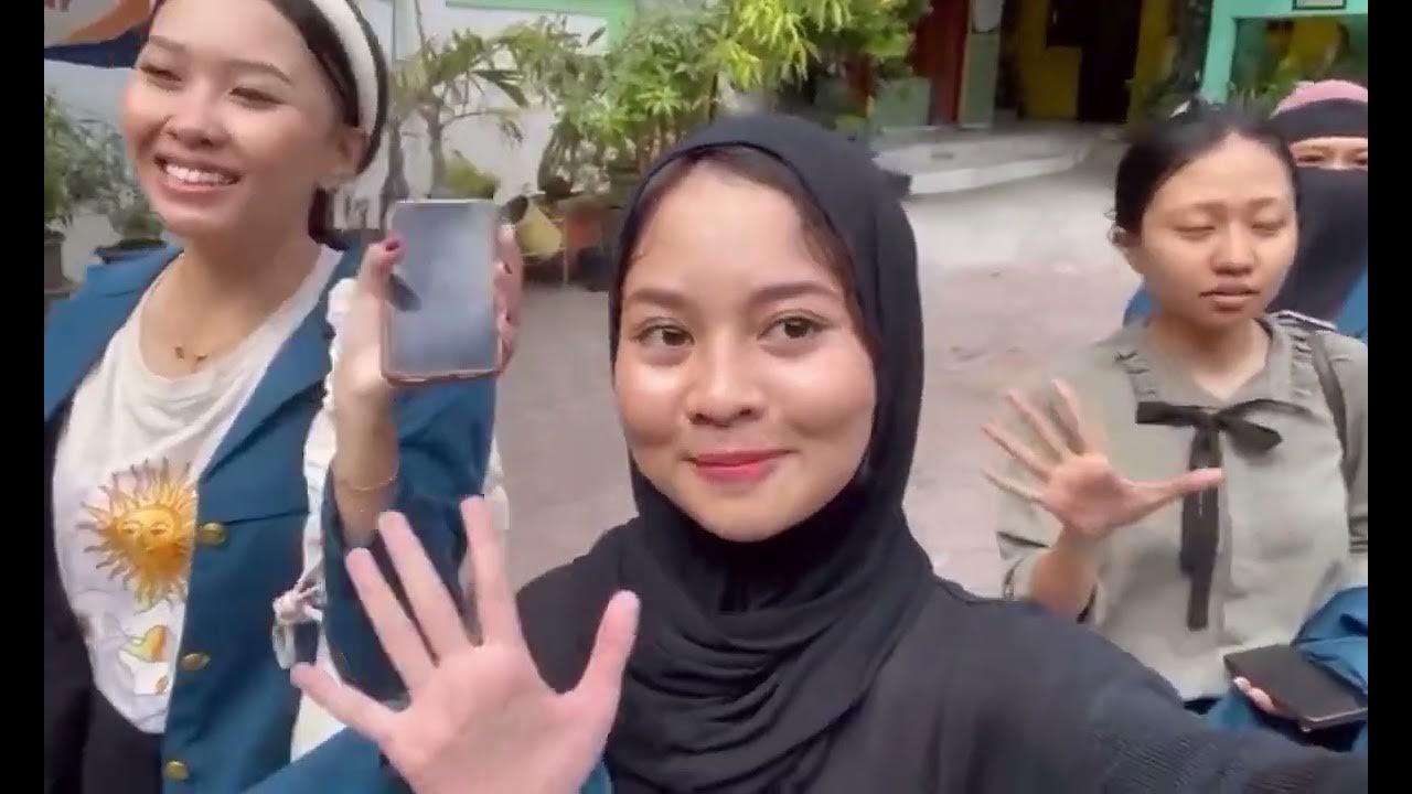 Pelaksanaan Program KKN BBK 3 UNAIR di UPT SDN 18 Gresik dan TK Gulomantung - YouTube