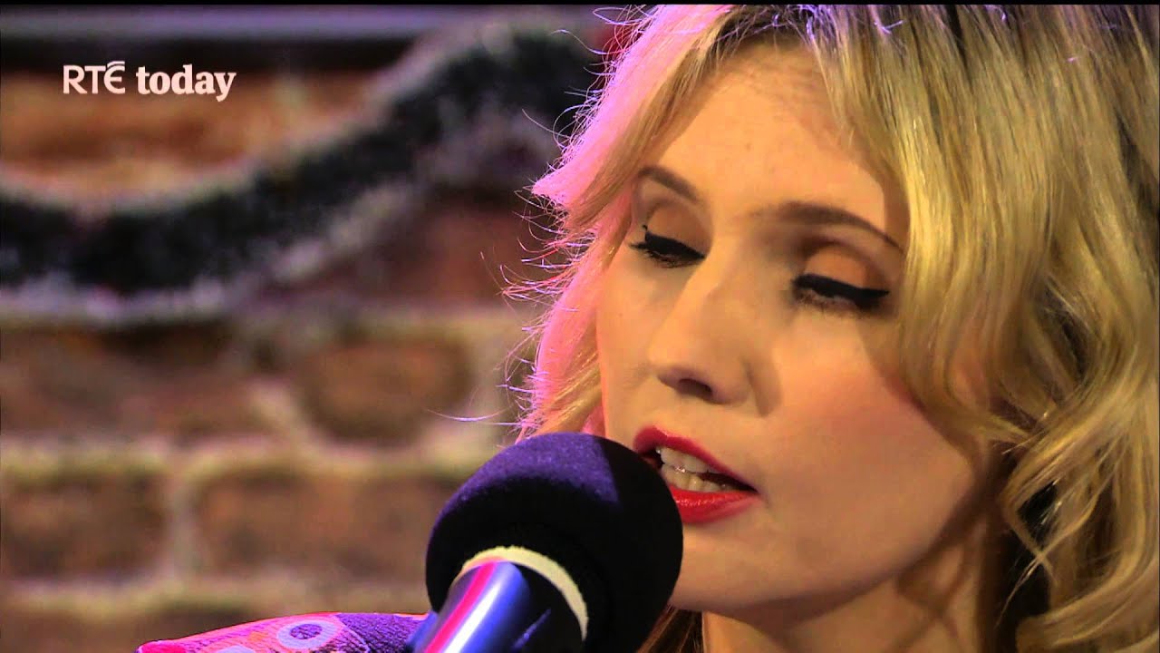 Luan Parle Sings 'White Christmas' On RTÉs Today Show - YouTube