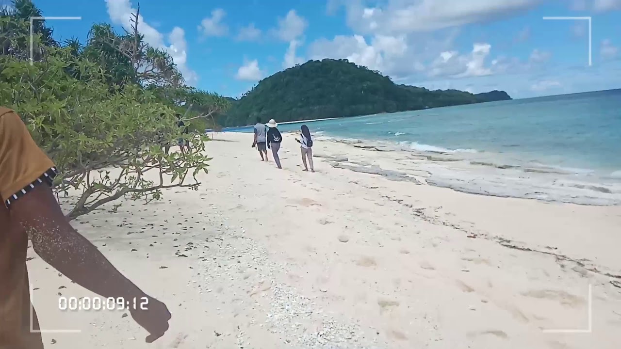 keindahan alam di pulau Rhun terletak di Nailaka - YouTube