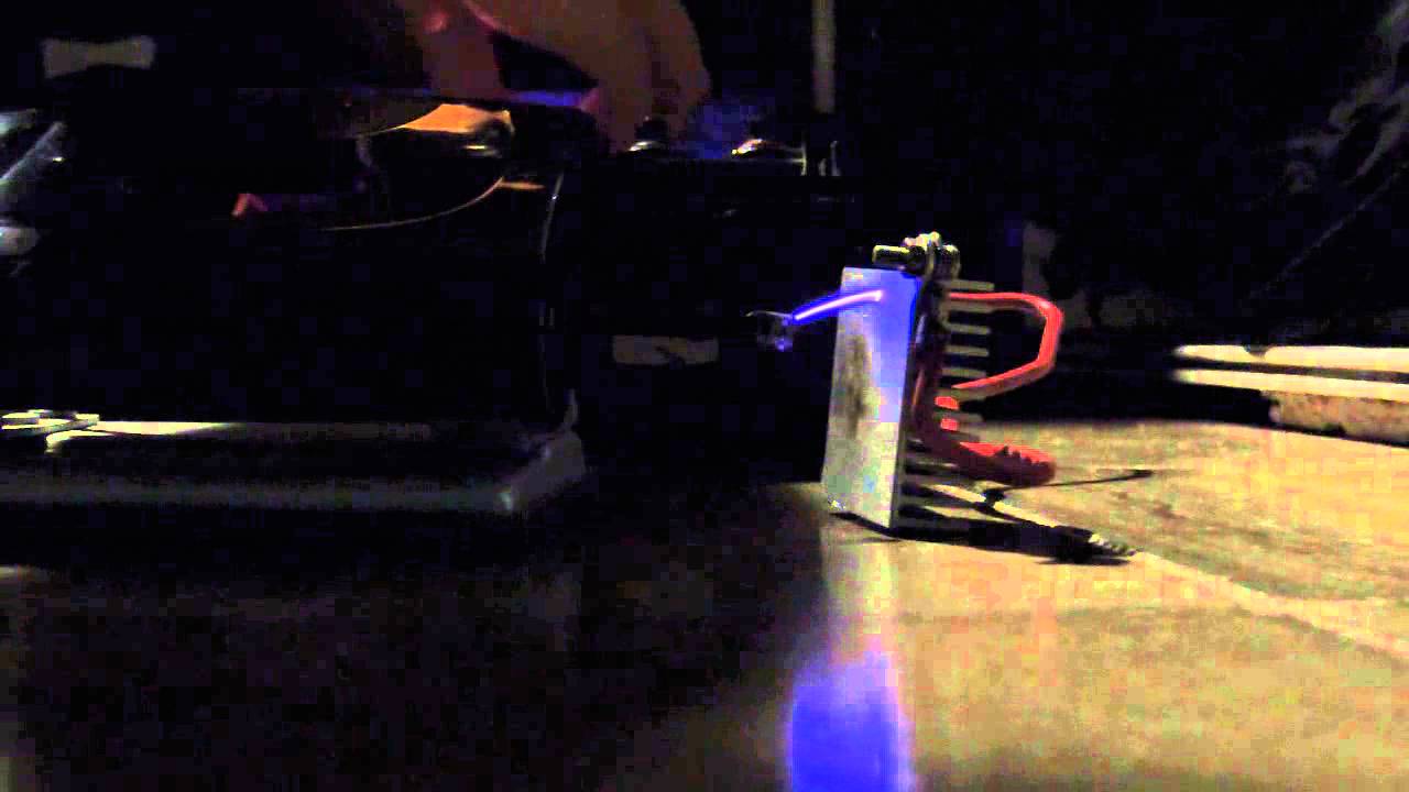 Audio Modulated 1.5 555 Flyback Driver Playing Super Mario - YouTube