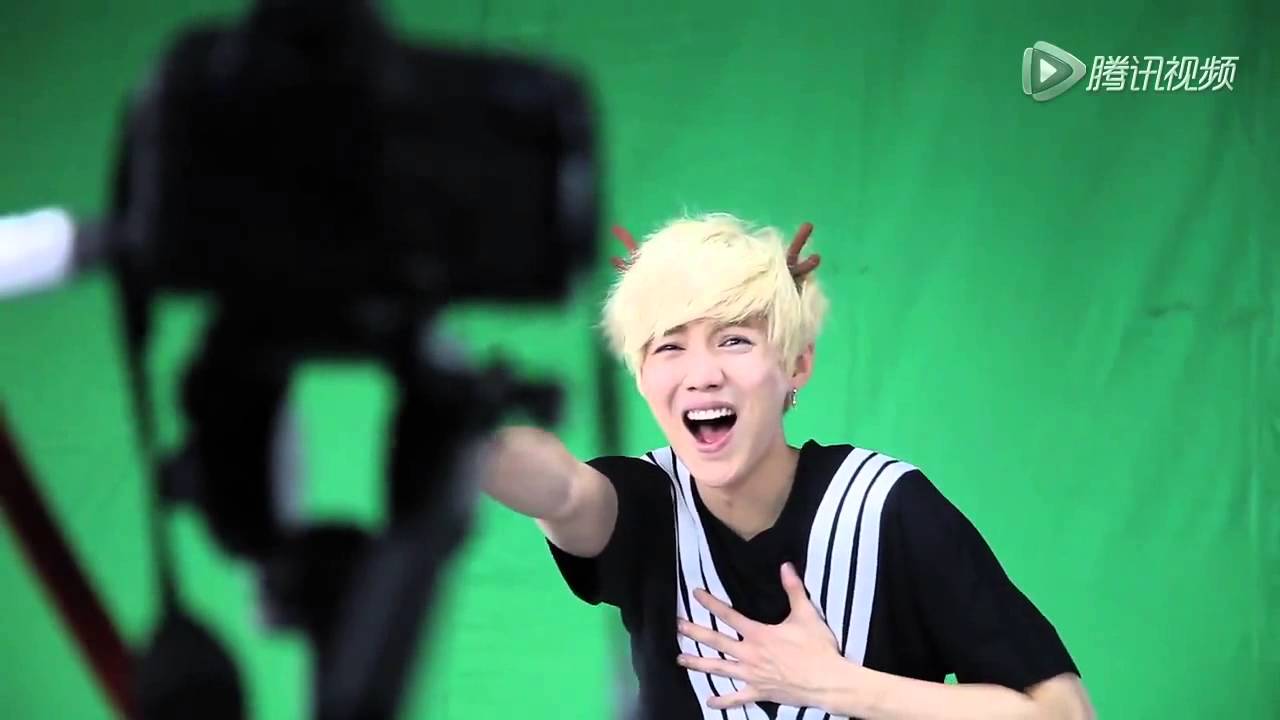 鹿晗 (LUHAN) WECHAT STICKER - YouTube