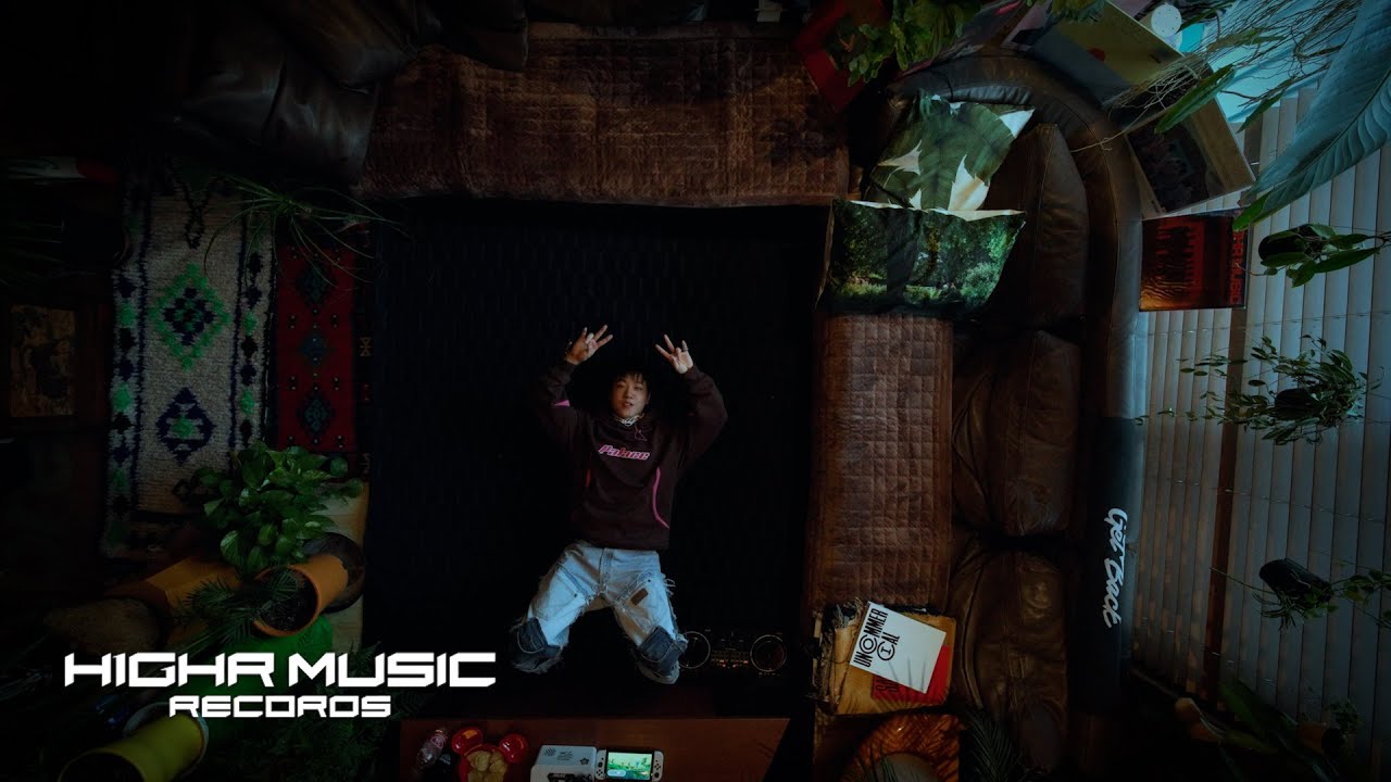 lIlBOI - EP [Get Back] Visualizer - YouTube