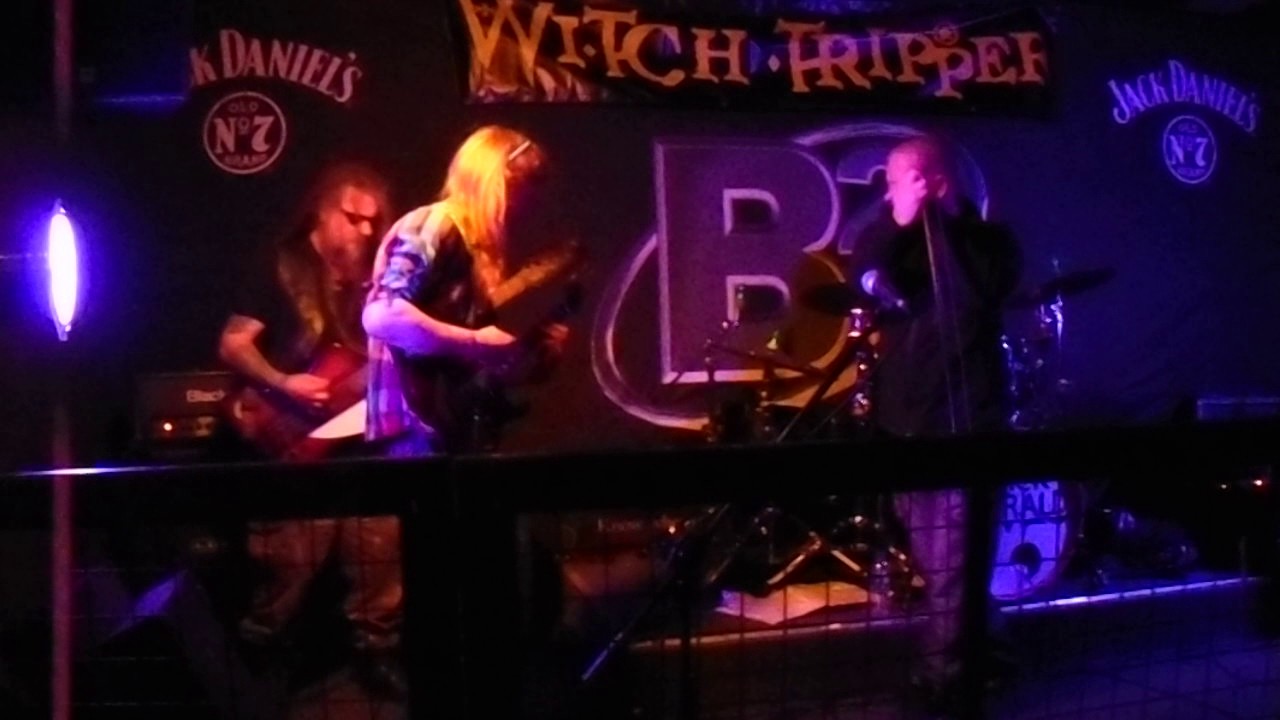 Weardy Beardy Band - Black My Hands, B2 Norwich - YouTube