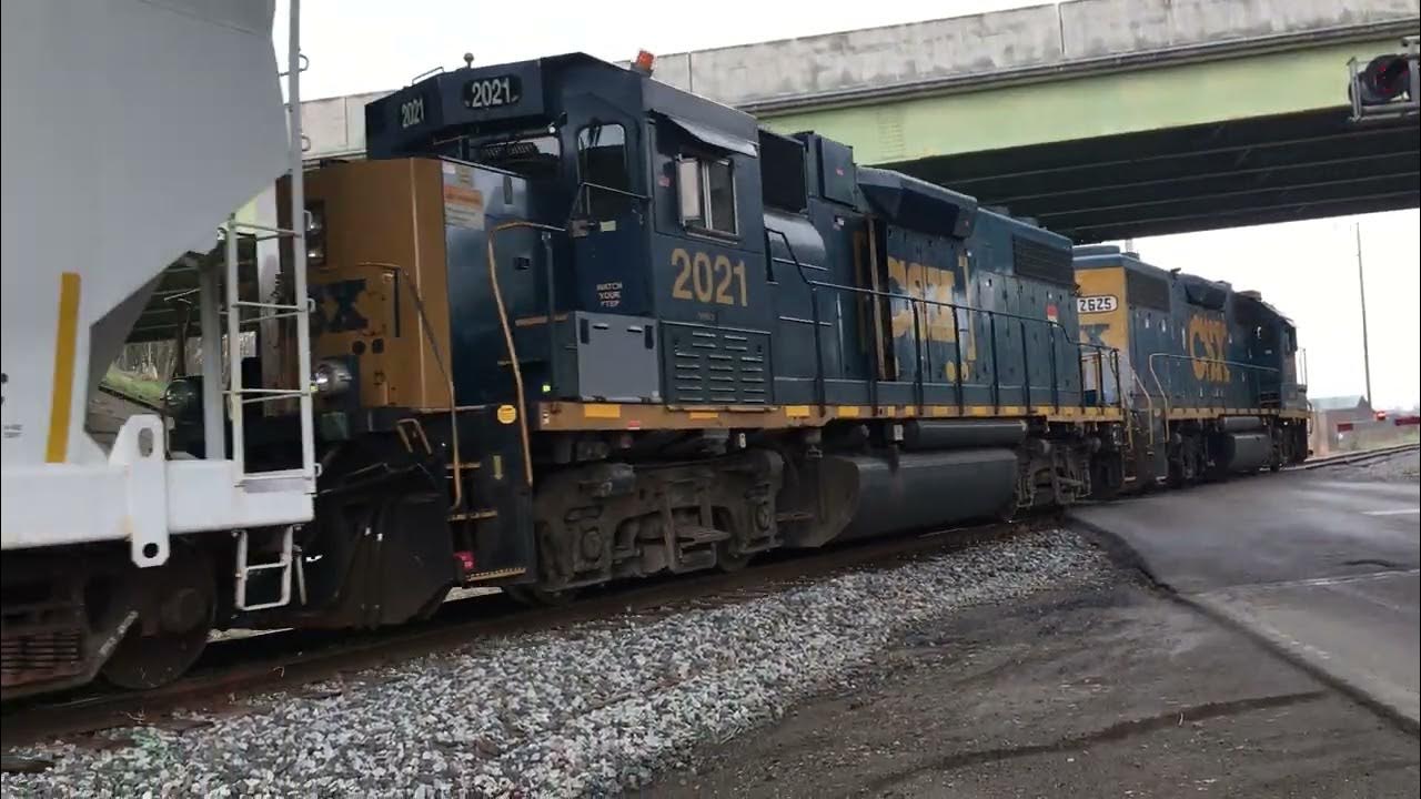 CSX Y129 on the Nabb Branch in Jeffersonville, Indiana 3-20-2025 - YouTube
