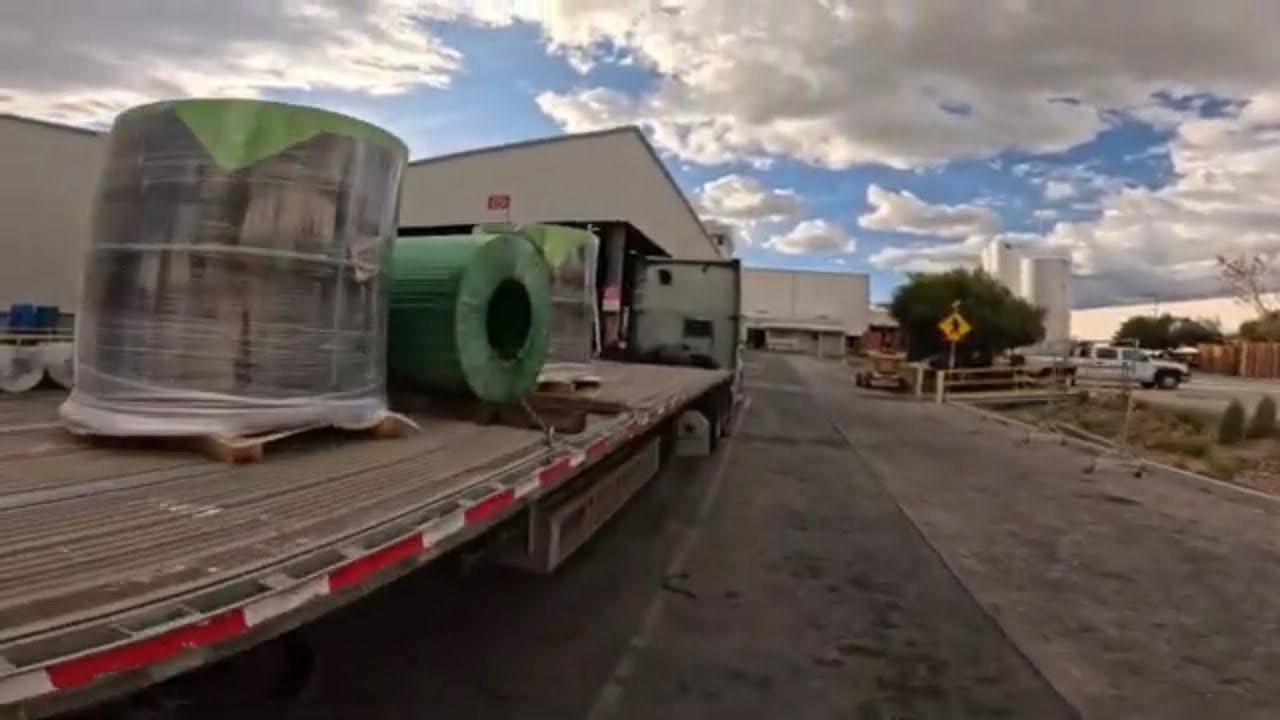 Central Oregon Flatbed Trucking #46. Helping a new cotc driver load and ...