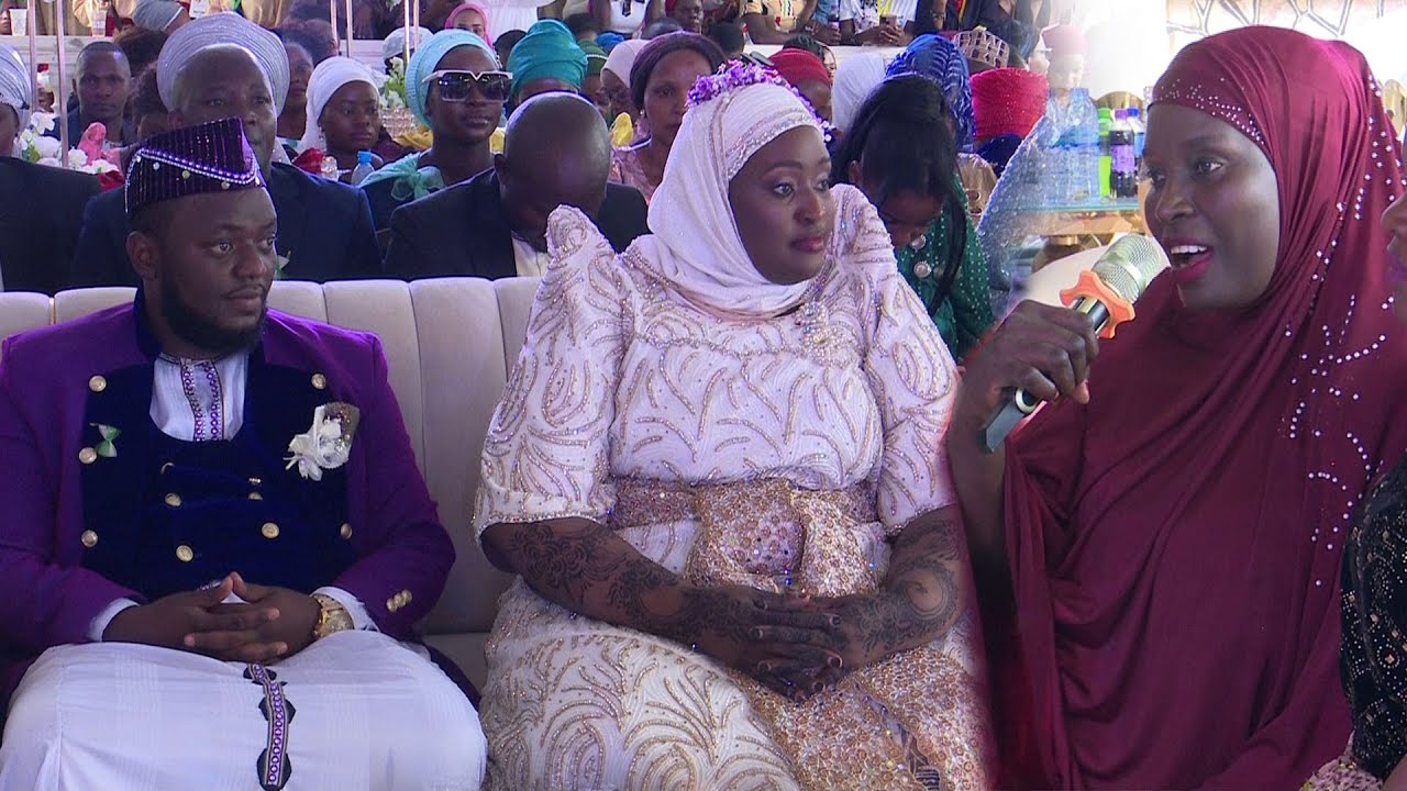 Okwogera kwa Maama wa Dr.Kulthum ku kwanjula muwala we. - YouTube