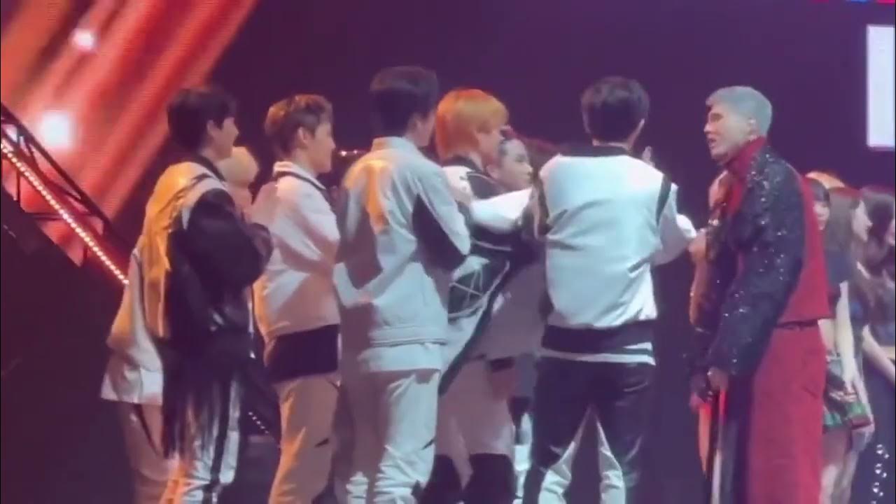 Kard and Treasure interactions on aaa 2022 - YouTube