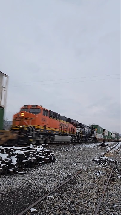 Fast NS Intermodal with BNSF DPU - YouTube