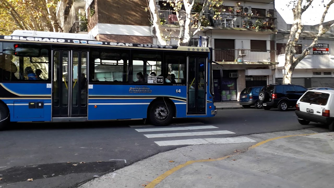 Línea 113 en la calle Miguel Ángel - YouTube