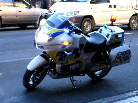 BMW R1150 RT Police Motorcycle, Auckland NZ, 3 July, 2006 - YouTube