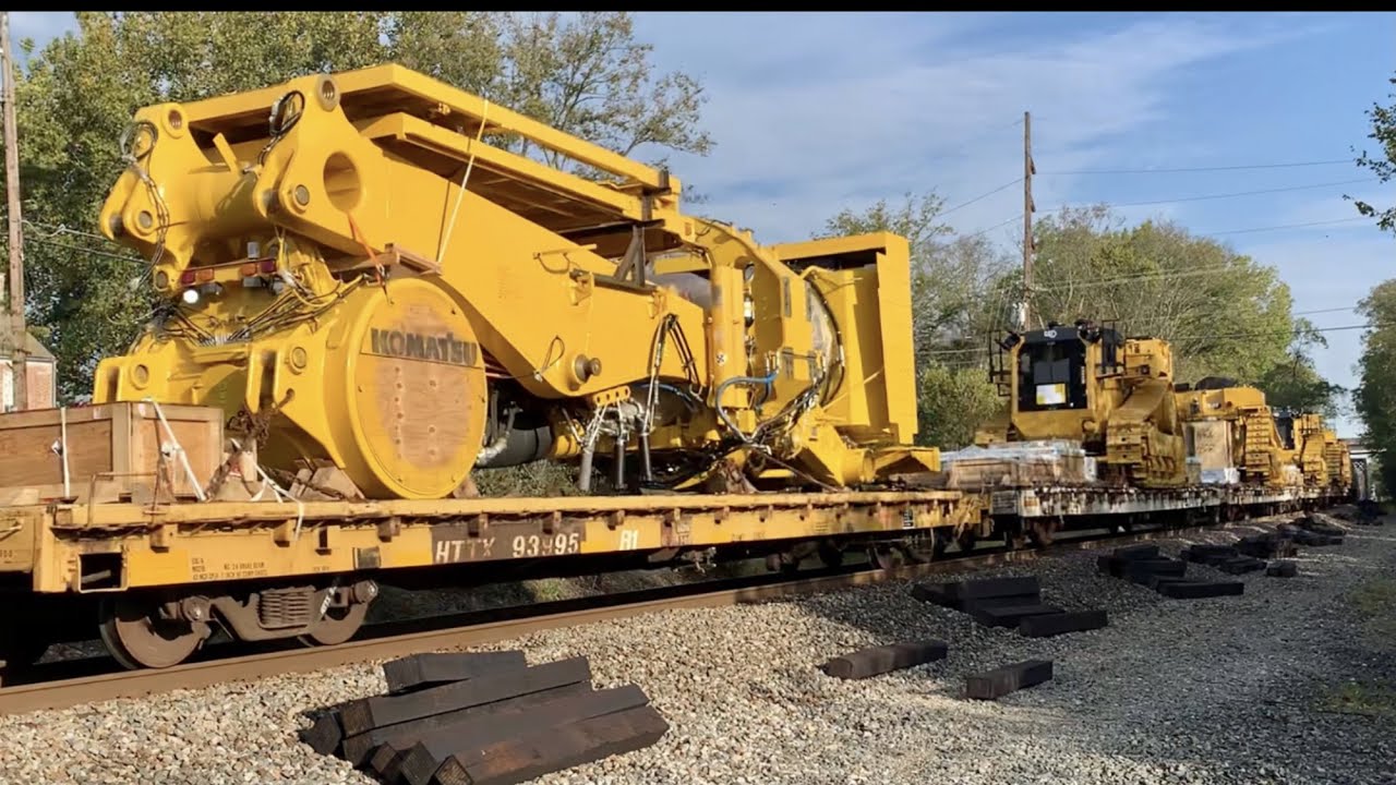 Train With Terrible Sounding DPU, New Caterpillar Bull Dozers & Fast ...