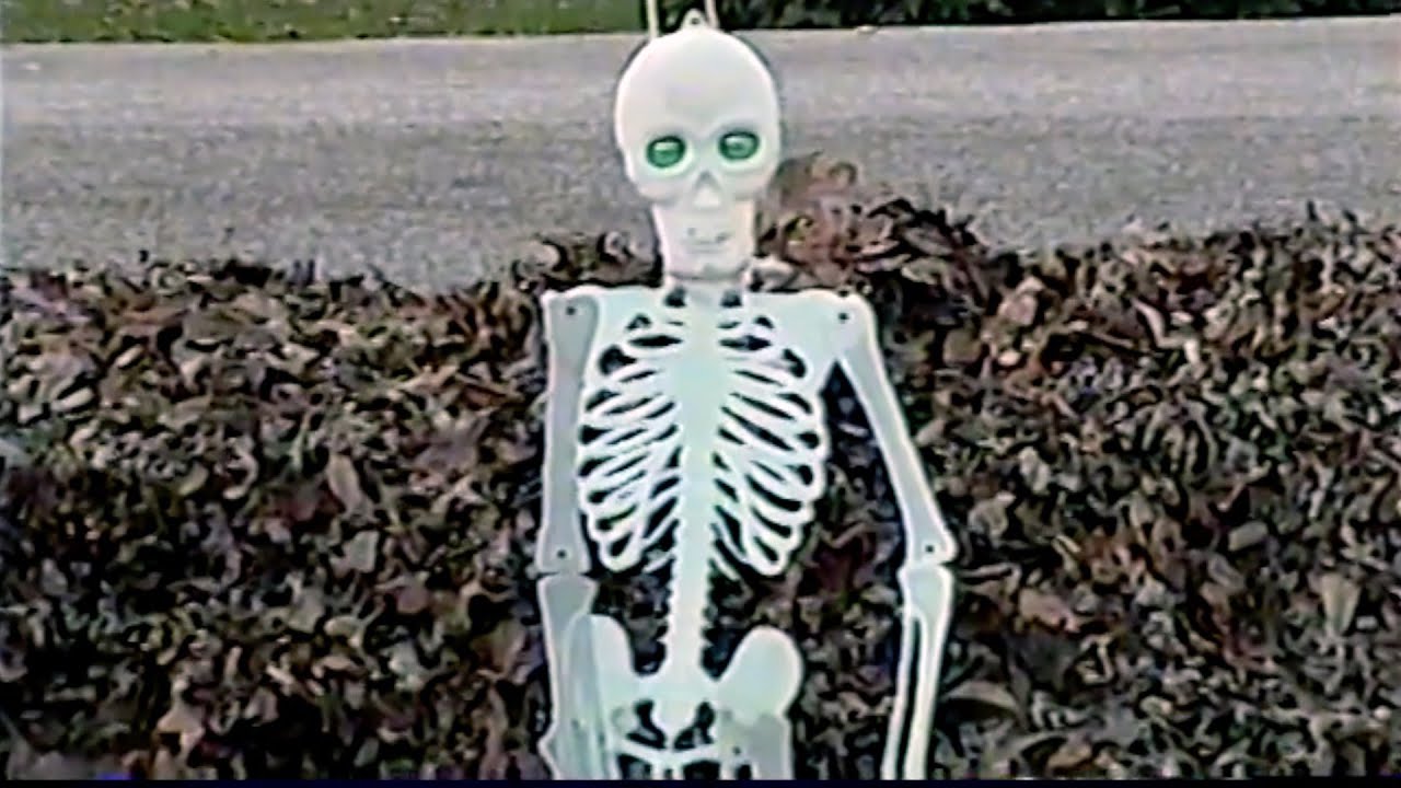 Attack of the Scary Skeleton [2004] - YouTube