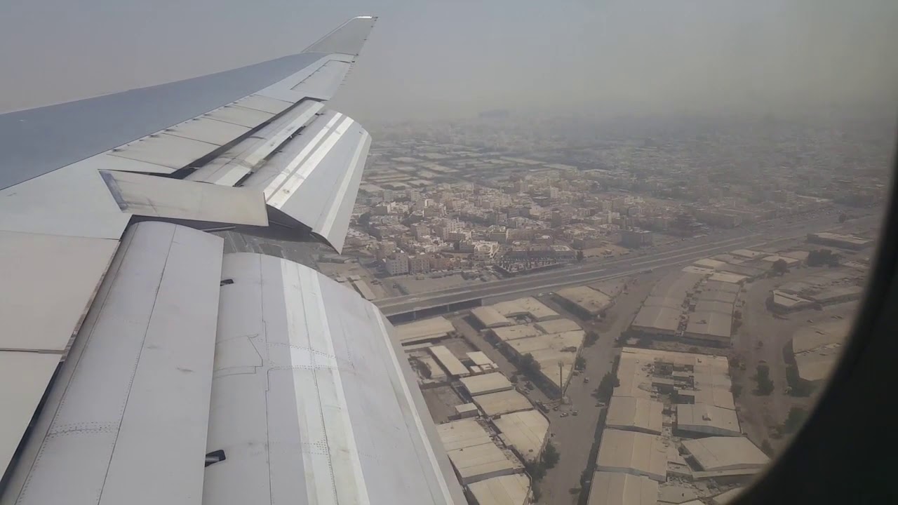 Kuwait Airways (KU) Boeing 747 Landing at Jeddah Airport - YouTube