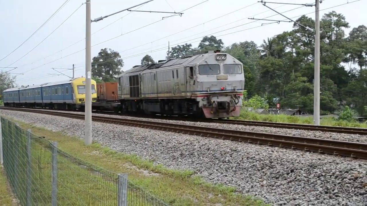 KTM [KOMUTER] CLASS 24 24126 SANG SURA WITH CLASS 82 EMU 59 AT KM 333 ...