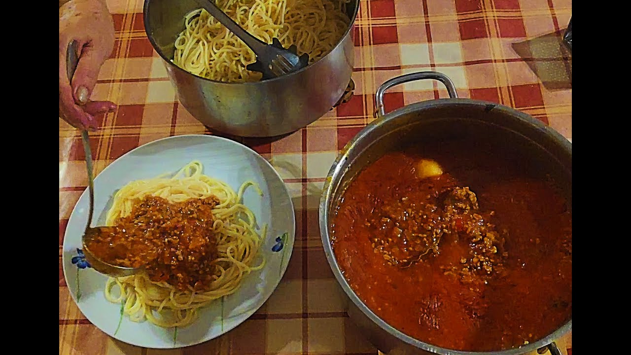 KAKO NAPRAVITI BOLONJEZ OD MLJEVENOG MESA? ŠPAGETI BOLOGNESE - YouTube